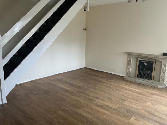 3 bedroom house end terrace to rent