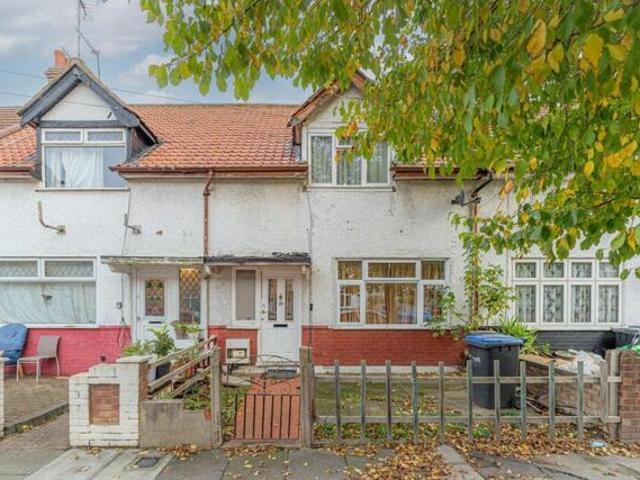 3 Bedroom House Enfield Great London 98545776