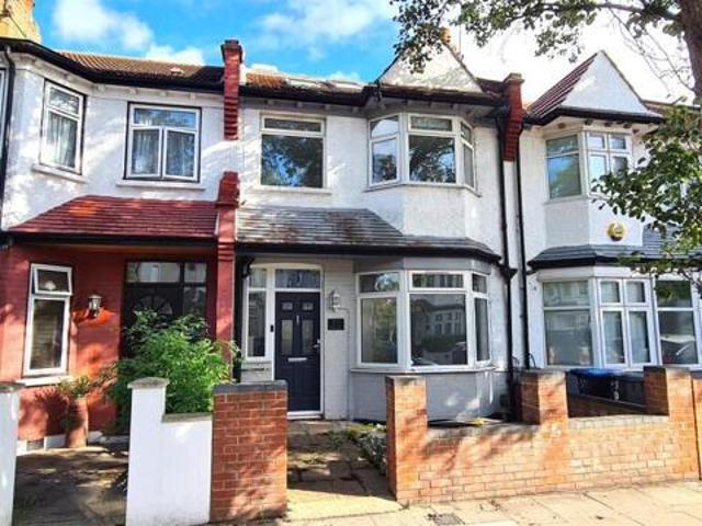 3 Bedroom House Enfield Greater London 100648656