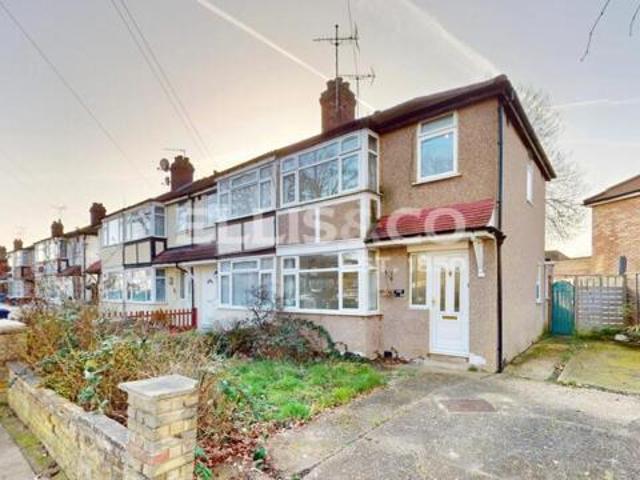 3 Bedroom House Ealing Greater London LS100855163