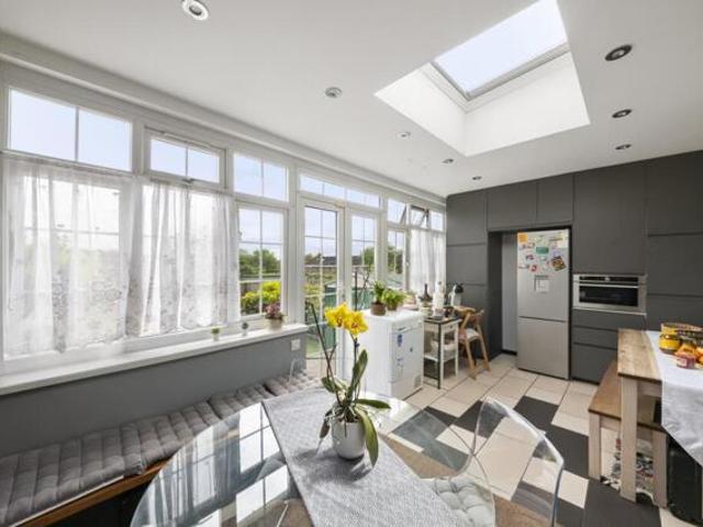 3 Bedroom House Ealing Greater London LS101379048