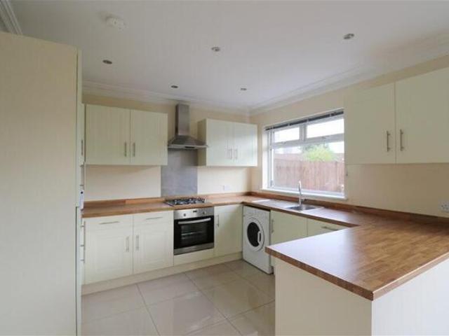 3 Bedroom House Ealing Greater London LS99437048
