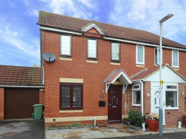 3 Bedroom House Ealing Greater London LS99054726