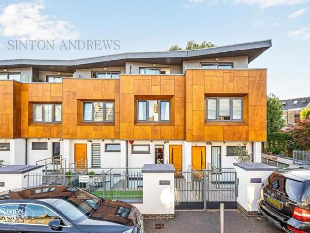 3 Bedroom House Ealing Greater London 101199809