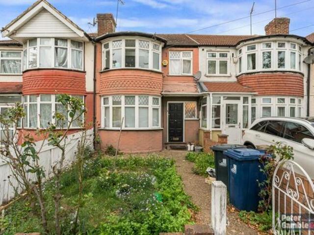 3 Bedroom House Ealing Greater London 99436878