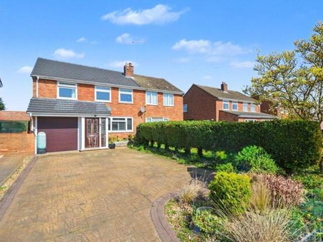 3 Bedroom House Earls Barton Earls Barton 101678148