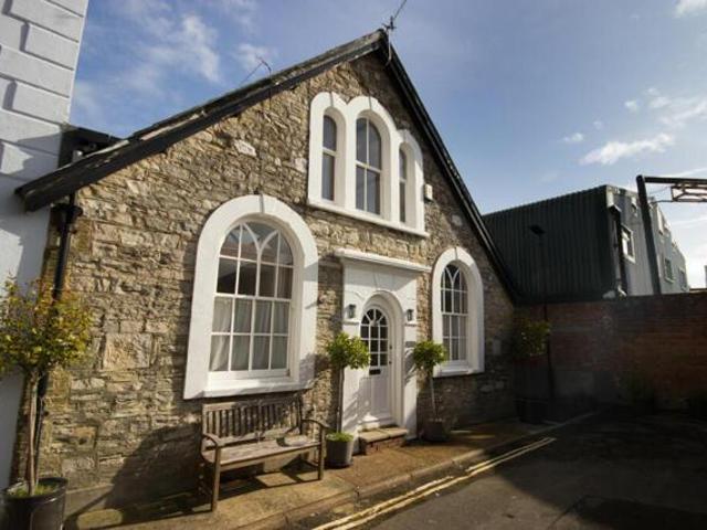 3 Bedroom House East Cowes Isle Of Wight LS98477121