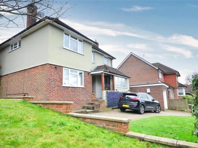 3 Bedroom House East Grinstead West Sussex 100733682