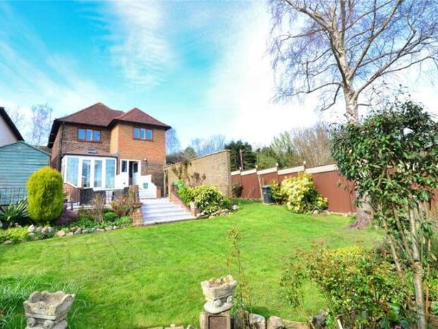 3 Bedroom House East Grinstead West Sussex 101678665
