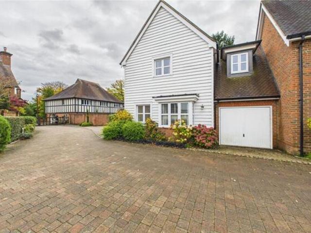3 Bedroom House East Grinstead West Sussex LS98477501