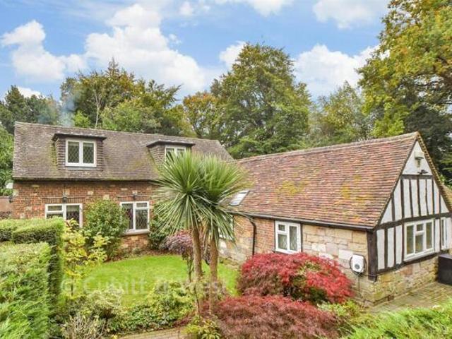 3 Bedroom House East Grinstead West Sussex LS98765836