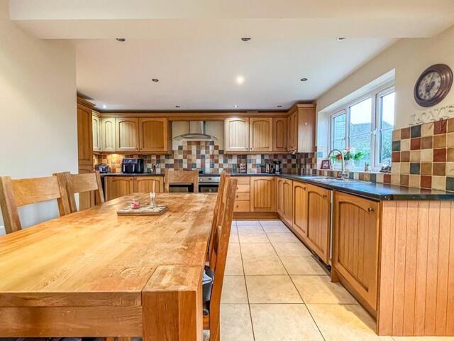 3 Bedroom House East Sussex East Sussex 99952066