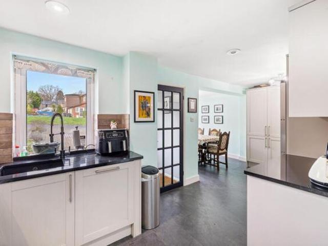 3 Bedroom House East Sussex West Sussex 99641716