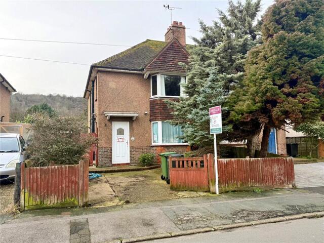 3 Bedroom House Eastbourne East Sussex LS100426052
