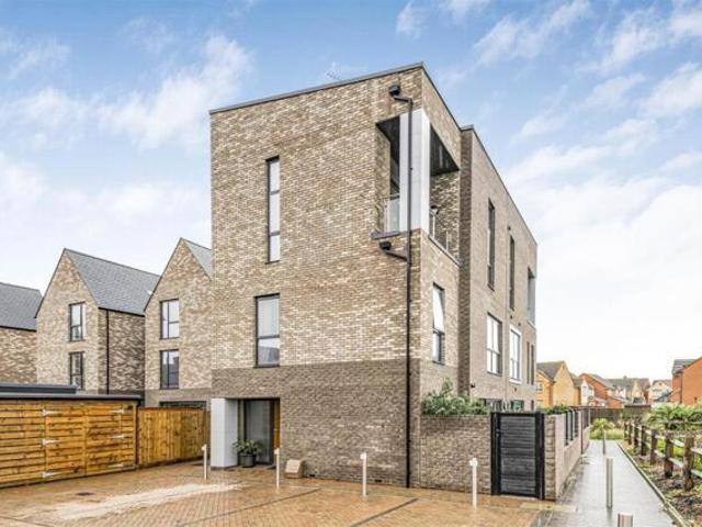 3 Bedroom House Eastbourne East Sussex LS99130099