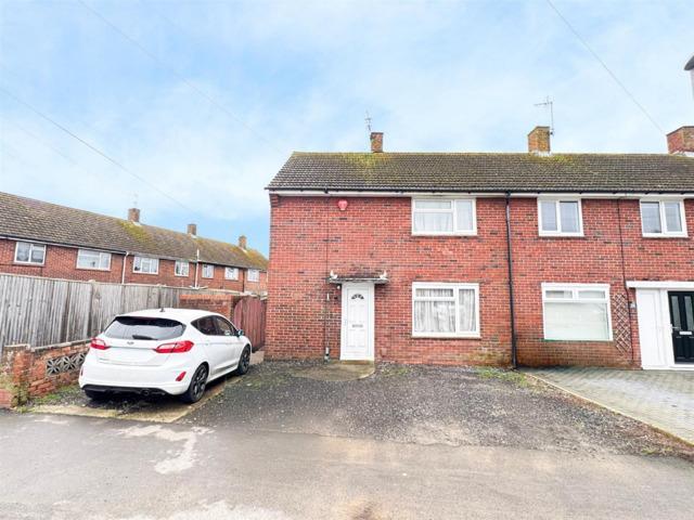 3 Bedroom House Eastbourne East Sussex LS99773800