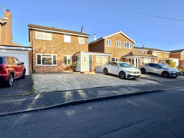 3 Bedroom House Eckington Worcestershire 101677816