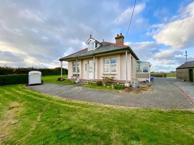 3 Bedroom House Edern Edern 100787061