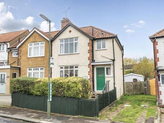 3 Bedroom House Epsom Surrey 100503293