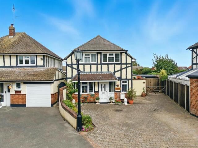 3 Bedroom House Essex Essex 98386805