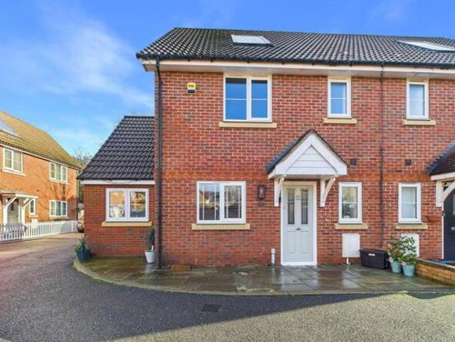 3 Bedroom House Essex Essex 99986043