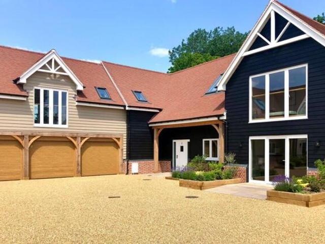 3 Bedroom House Essex Essex 99380825