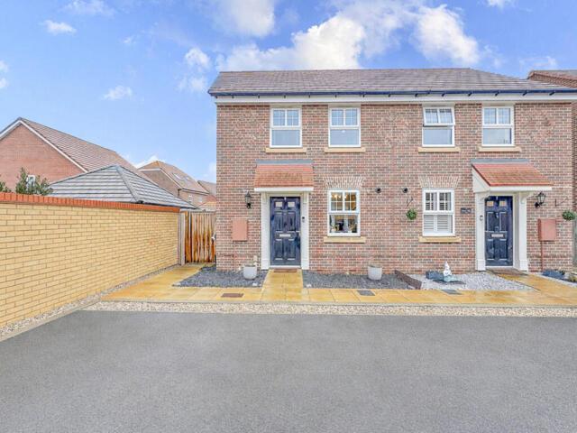 3 Bedroom House Essex Essex LS98969054