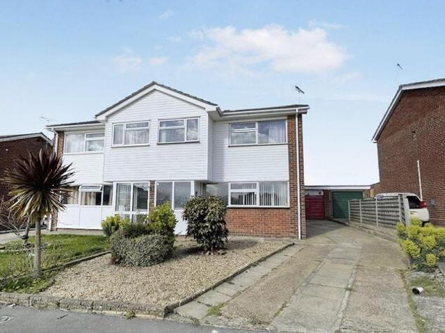 3 Bedroom House Essex Essex LS100684945