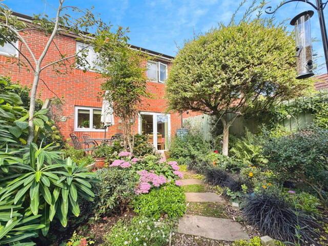 3 Bedroom House Exeter Devon 99895237