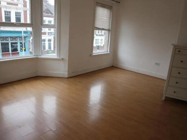 3 bedroom house for let in Leytonstone