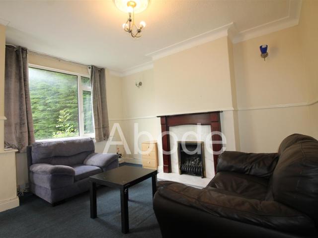 3 Bedroom House for rent at Kelso Gardens, Hyde Park, Leeds