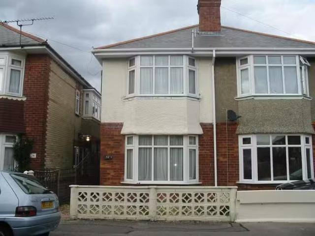 3 bedroom house for rent in 3 bedroom Semi Detached House in C.