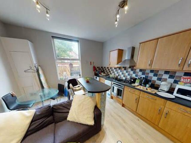 3 bedroom house for rent in 1 68 Victoria Road Leeds LS6