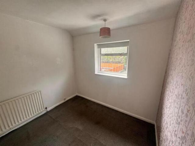 3 bedroom house for rent in 20 Broadmeadow GreenBilston, WV14