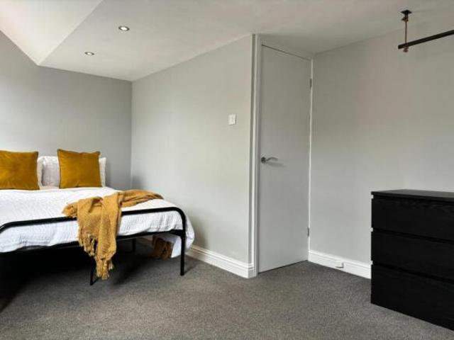 3 bedroom house for rent in 64 Whitehouse Road, Sheffield, S6