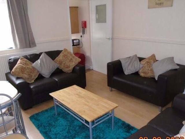 3 bedroom house for rent in 8 Florence Buildings B29 6EH B29