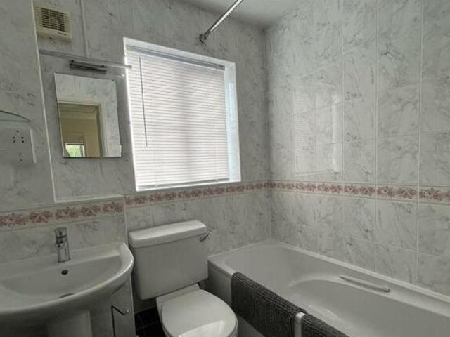 3 Bedroom House For Rent In Cotford St. Luke