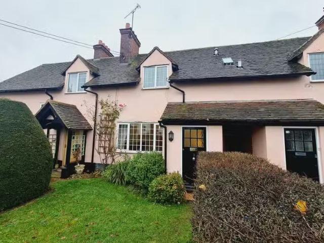 3 bedroom house for rent in Coggeshall Road, Kelvedon, Colches.