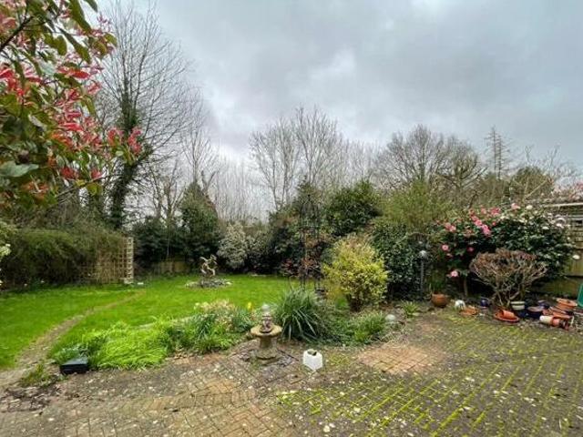 3 Bedroom House For Rent In Copthorne