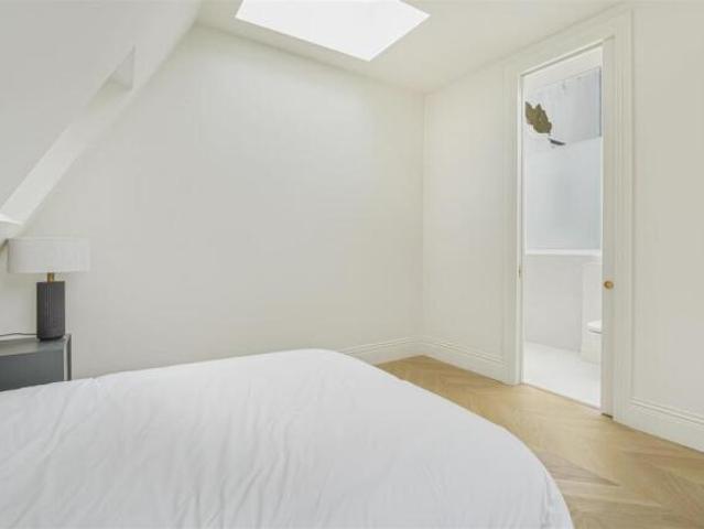 3 bedroom house for rent in Cortayne Road, Parsons Green, SW6