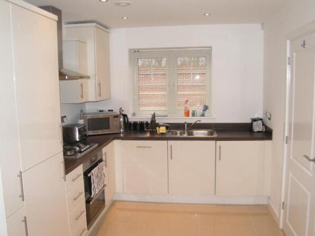 3 bedroom house for rent in Canal Court, Hempsted, GL2