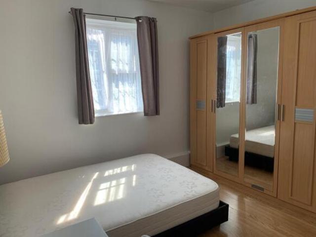 3 bedroom house for rent in Candida Court, London, NW1