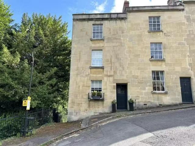 3 bedroom house for rent in Caroline Place, Bath, BA1