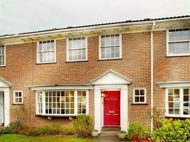3 bedroom house for rent in Castle Mews Maidenhead SL6