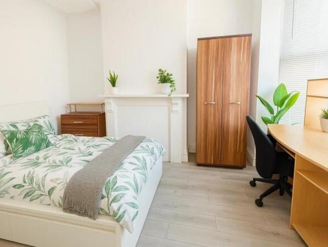 3 bedroom house for rent in Charlotte Road, Sheffield, S1