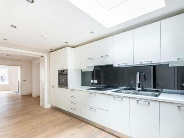 3 Bedroom House For Rent In Chelsea, London