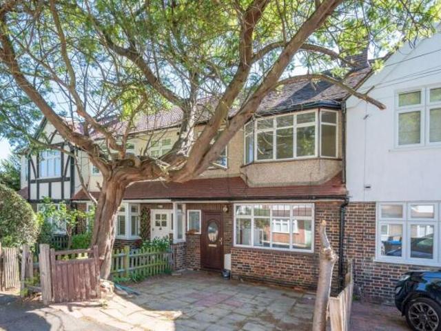 3 bedroom house for rent in Christchurch Close, Colliers Wood, London, SW19