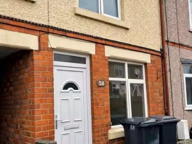 3 bedroom house for rent in Clifton Road, Nuneaton, CV10