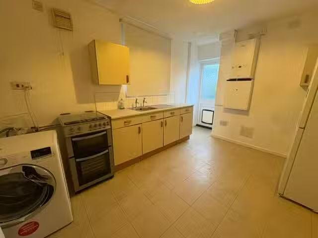3 bedroom house for rent in Craddock Street, CARDIFF, CF11