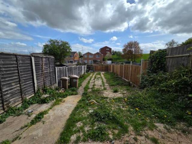 3 bedroom house for rent in Crawley Green Road, LU2